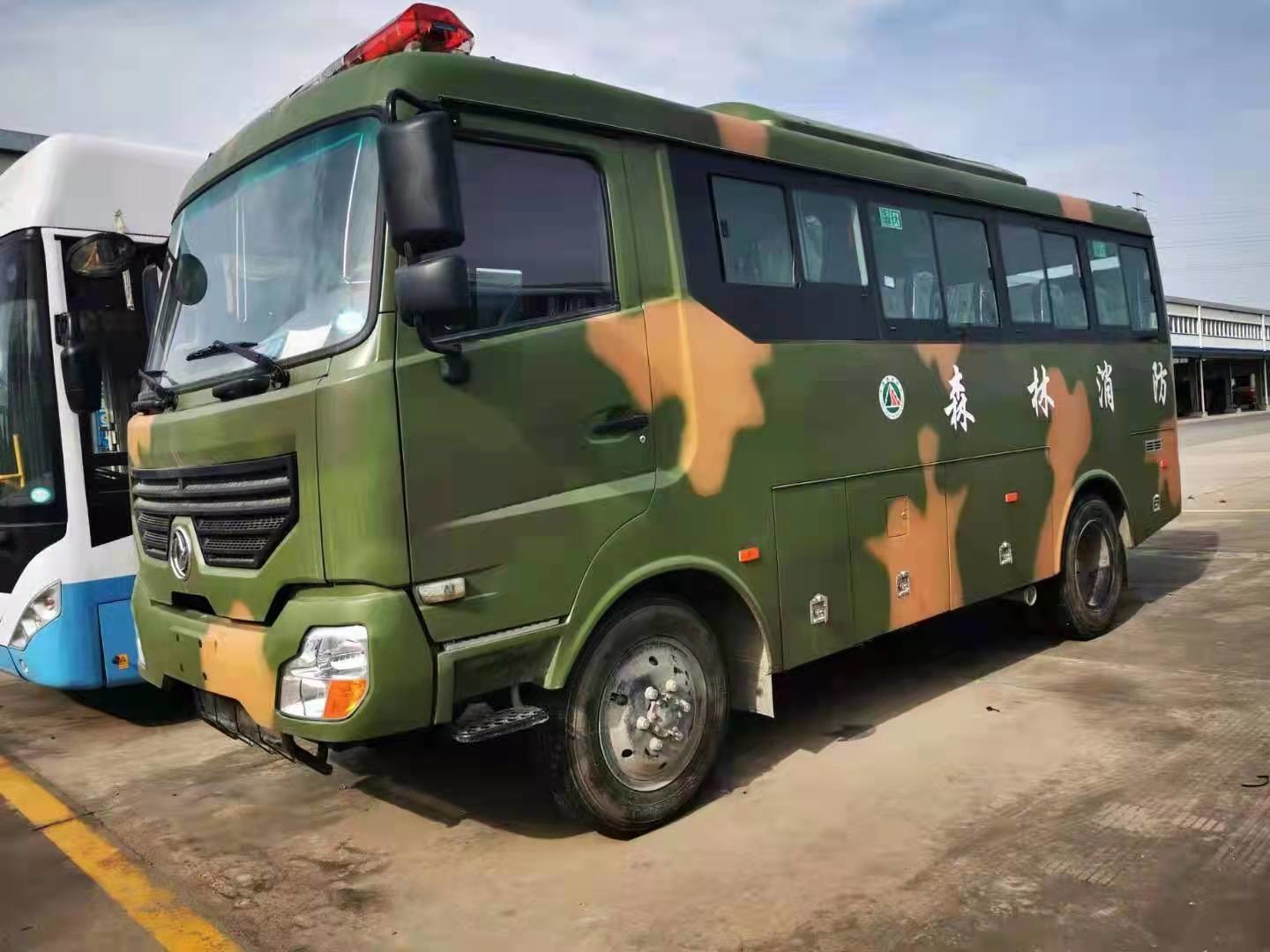 Dongfeng 4X4 Off Road Bus